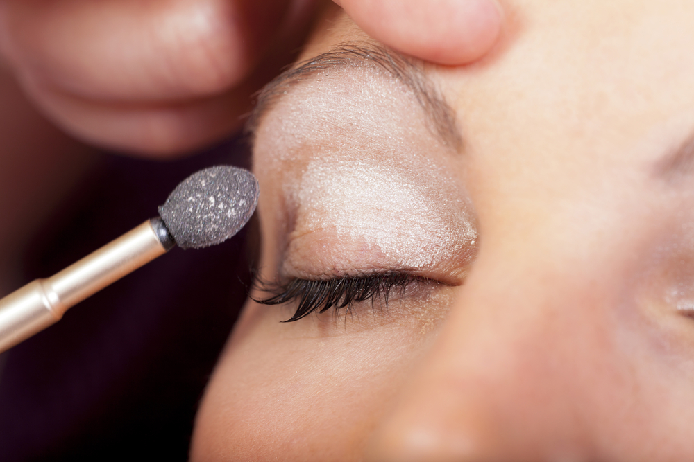 how-to-use-eyeshadow-with-water